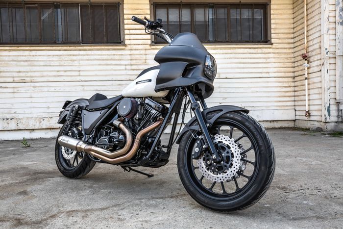 Motorcycles - Saddlemen Race